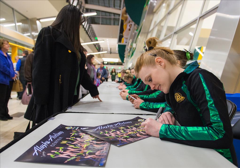 UAA’s gymnasts have upgraded | News | University of Alaska Anchorage